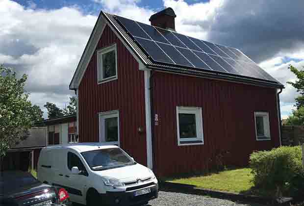 Solceller Örebro - Installera solpaneler - Solcellssystem för Villa - BRF